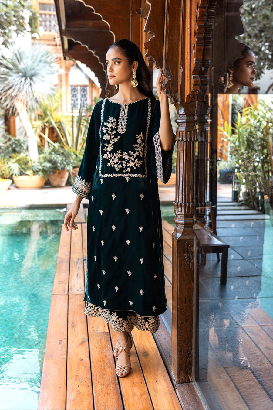 Azure Vintage Flora 4 Velvet WinterCollection Sara Clothes