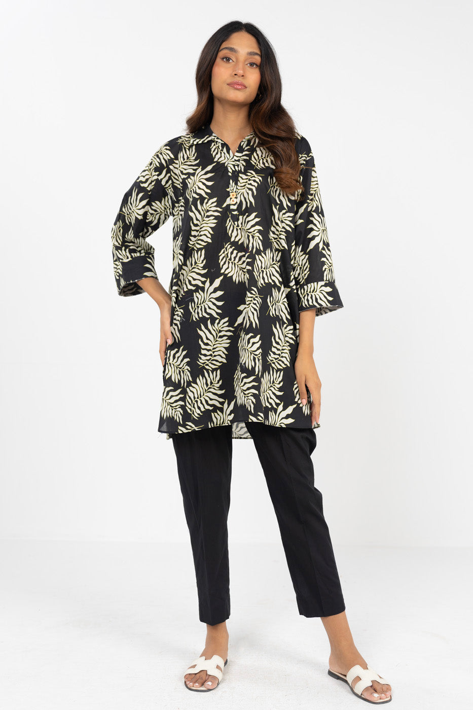 Alkaram GFKU7286-Black Hello Winter Woman 2026 – Sara Clothes