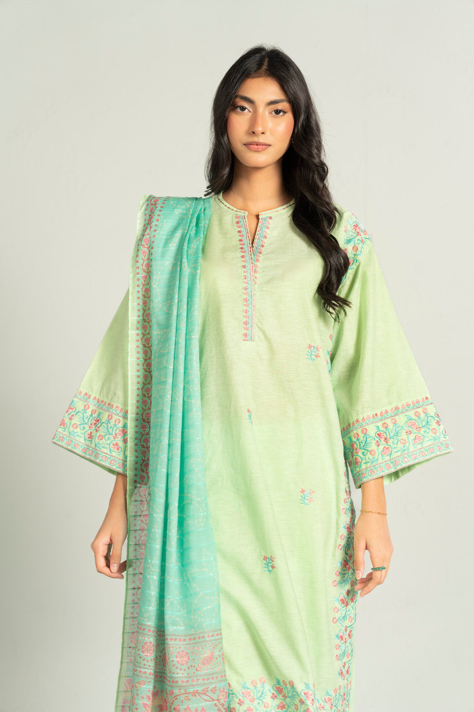 Alkaram EPE50-8-3P25-Green Hello Winter Woman 2026 – Sara Clothes