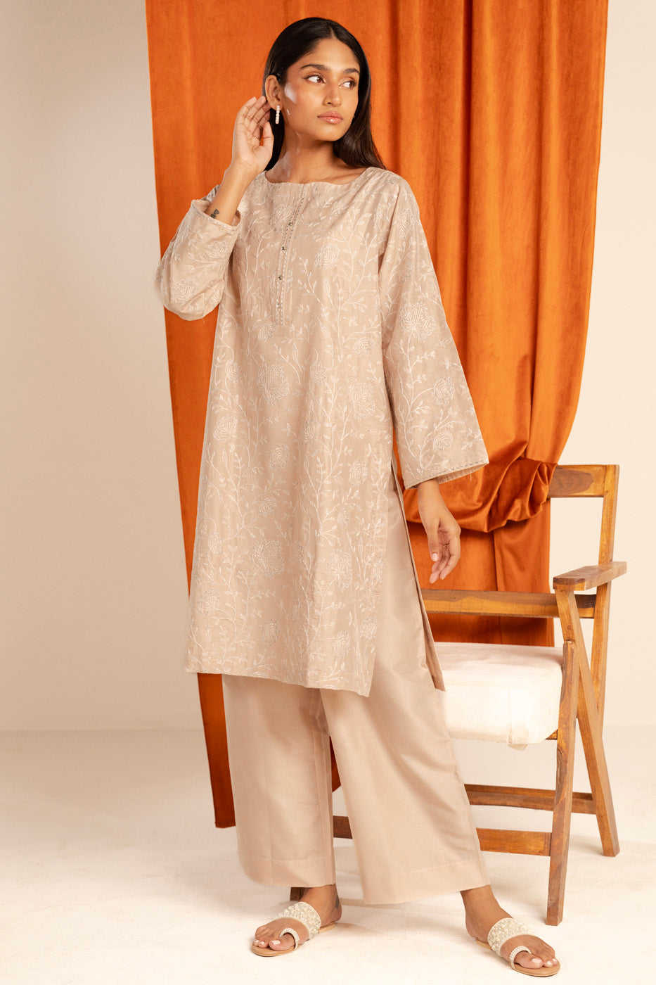 Alkaram GFSU5958-Beige Hello Winter Woman 2026 – Sara Clothes
