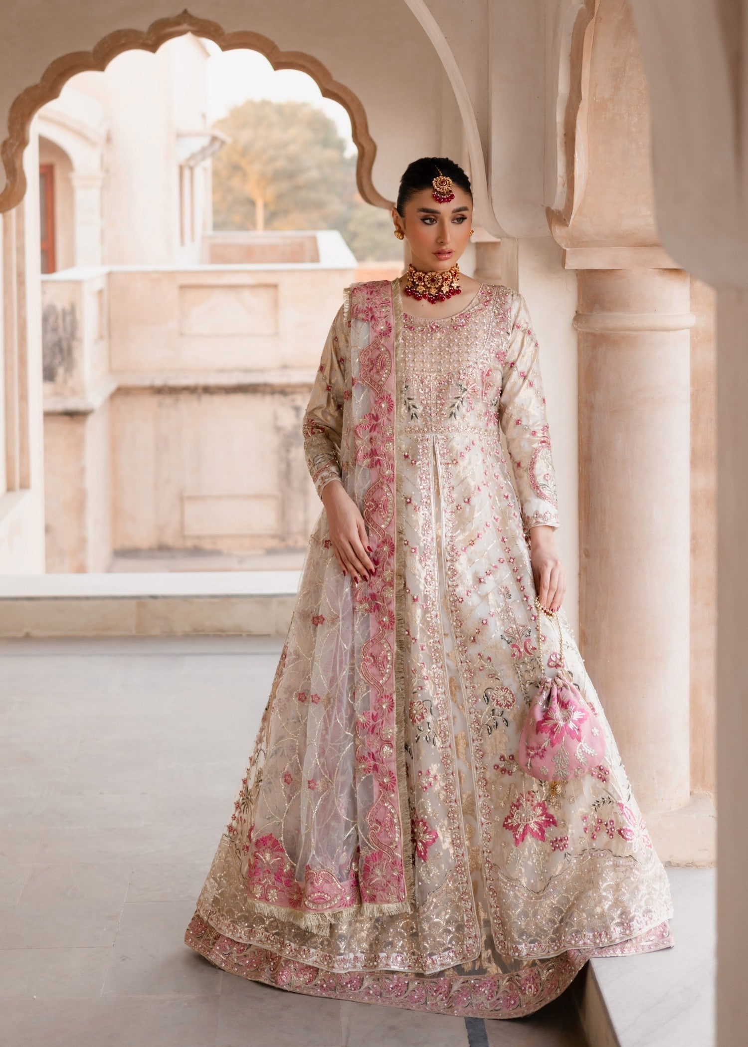 Haseens White Pishwas Maahi 2025 – Sara Clothes