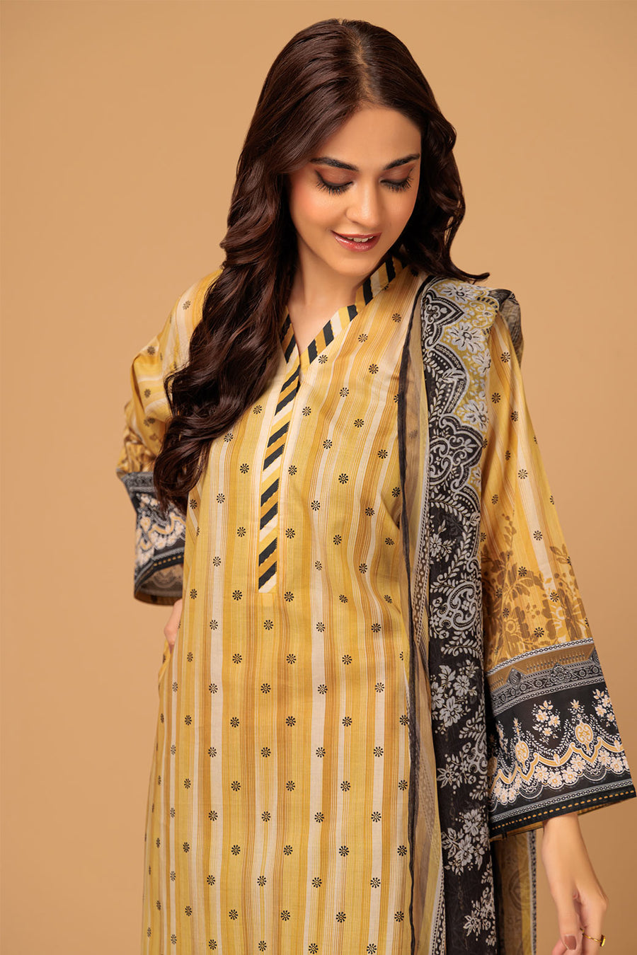 Bonanza Satrangi – Sara Clothes